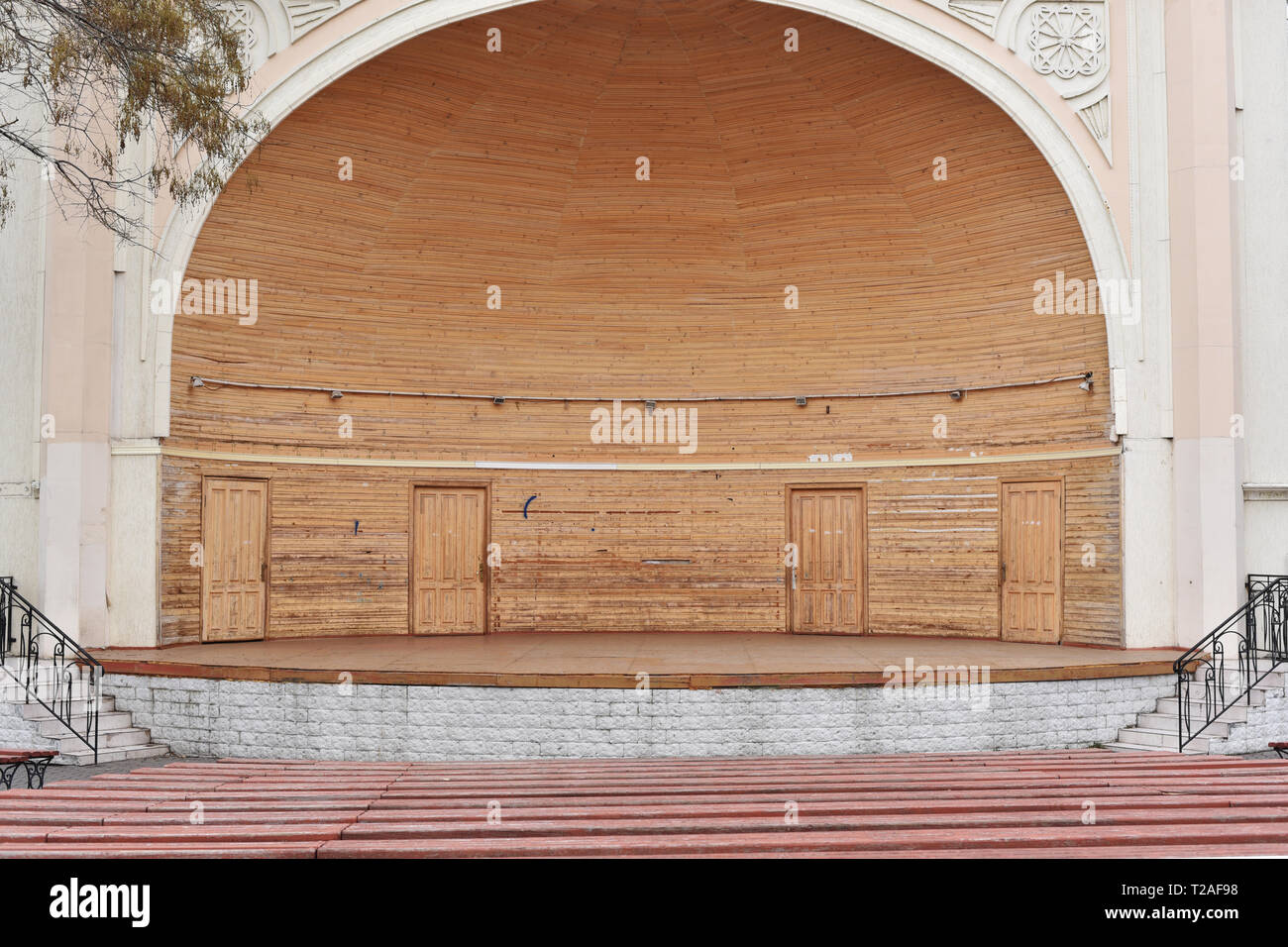 Stage performance space hi-res stock photography and images - Alamy