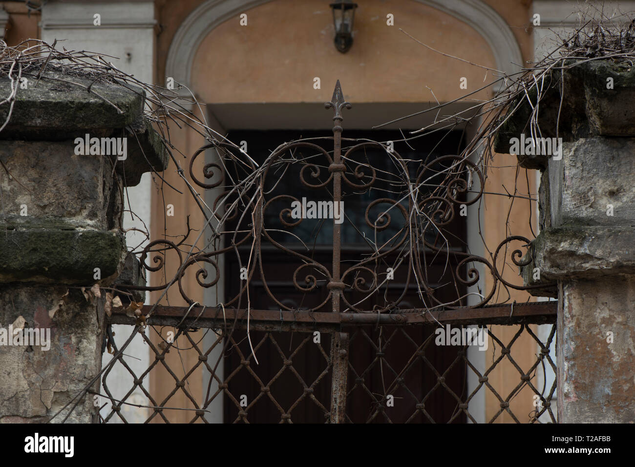 Menacing house hi-res stock photography and images - Alamy