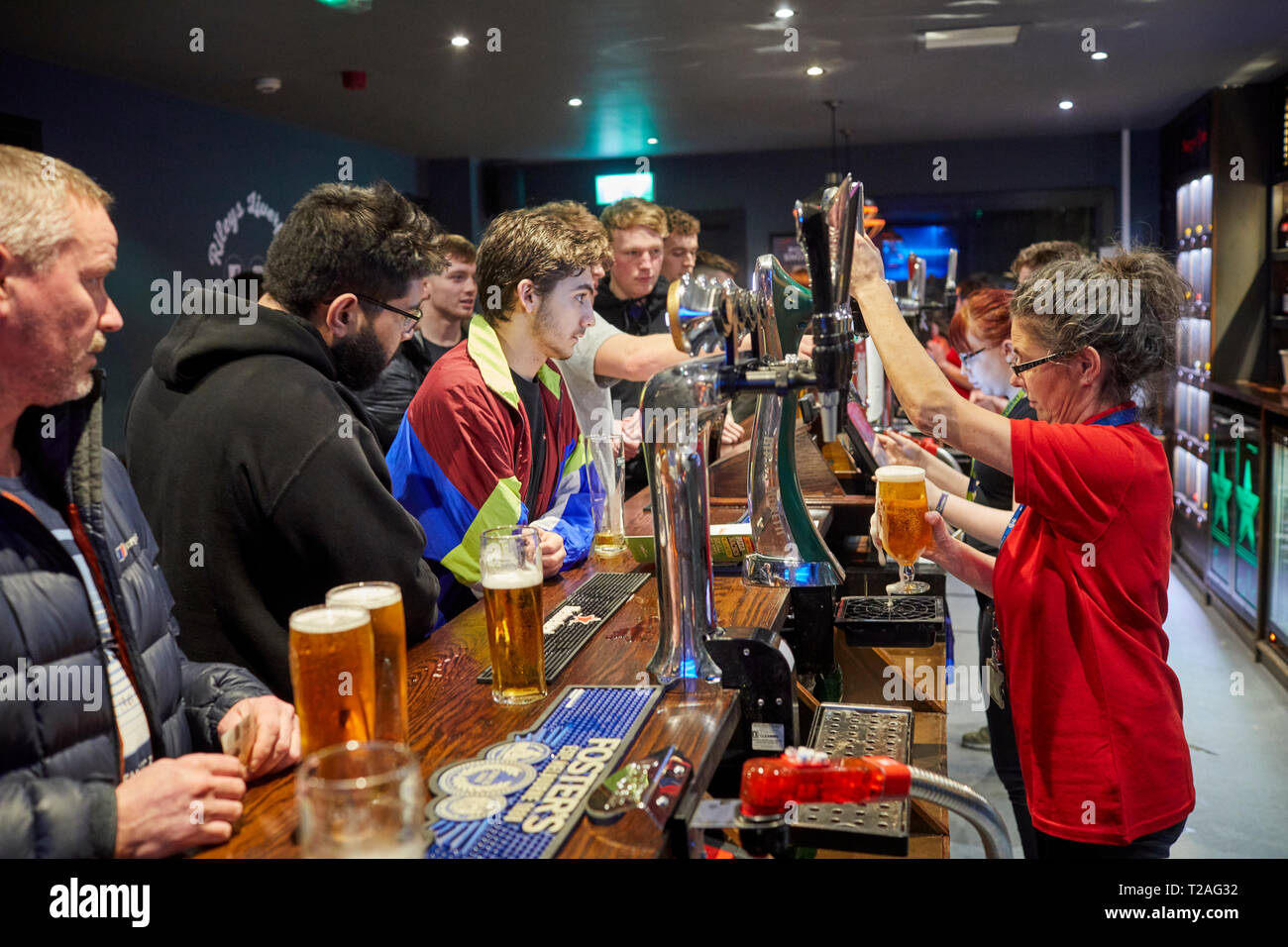 Snooker hall hi-res stock photography and images - Alamy
