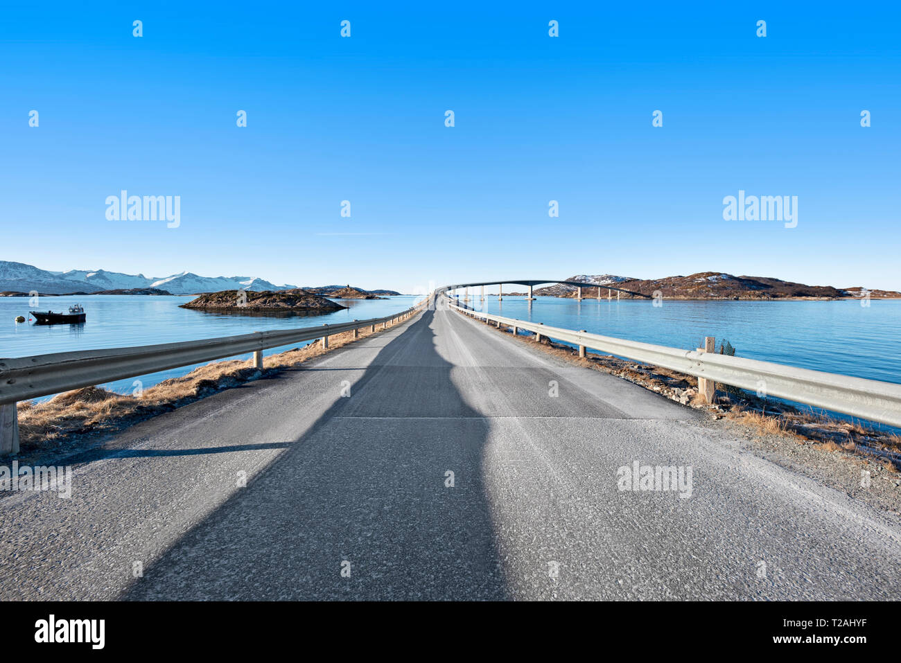 Bridge between islands hi-res stock photography and images - Alamy