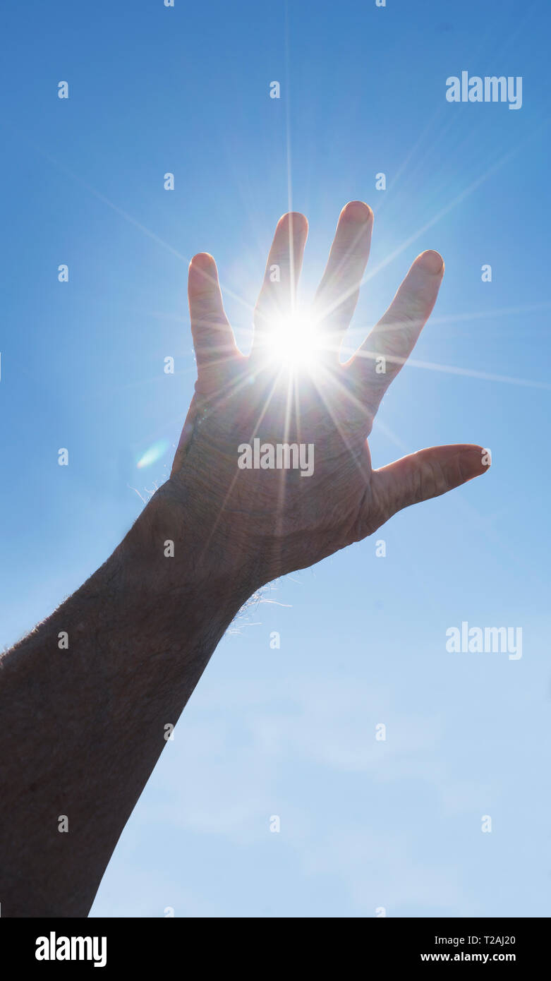 Sunshine into lens hi-res stock photography and images - Alamy