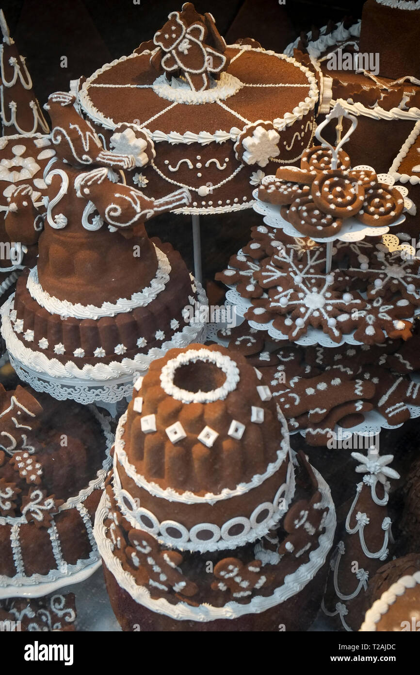 Gingerbread stand hi-res stock photography and images - Alamy