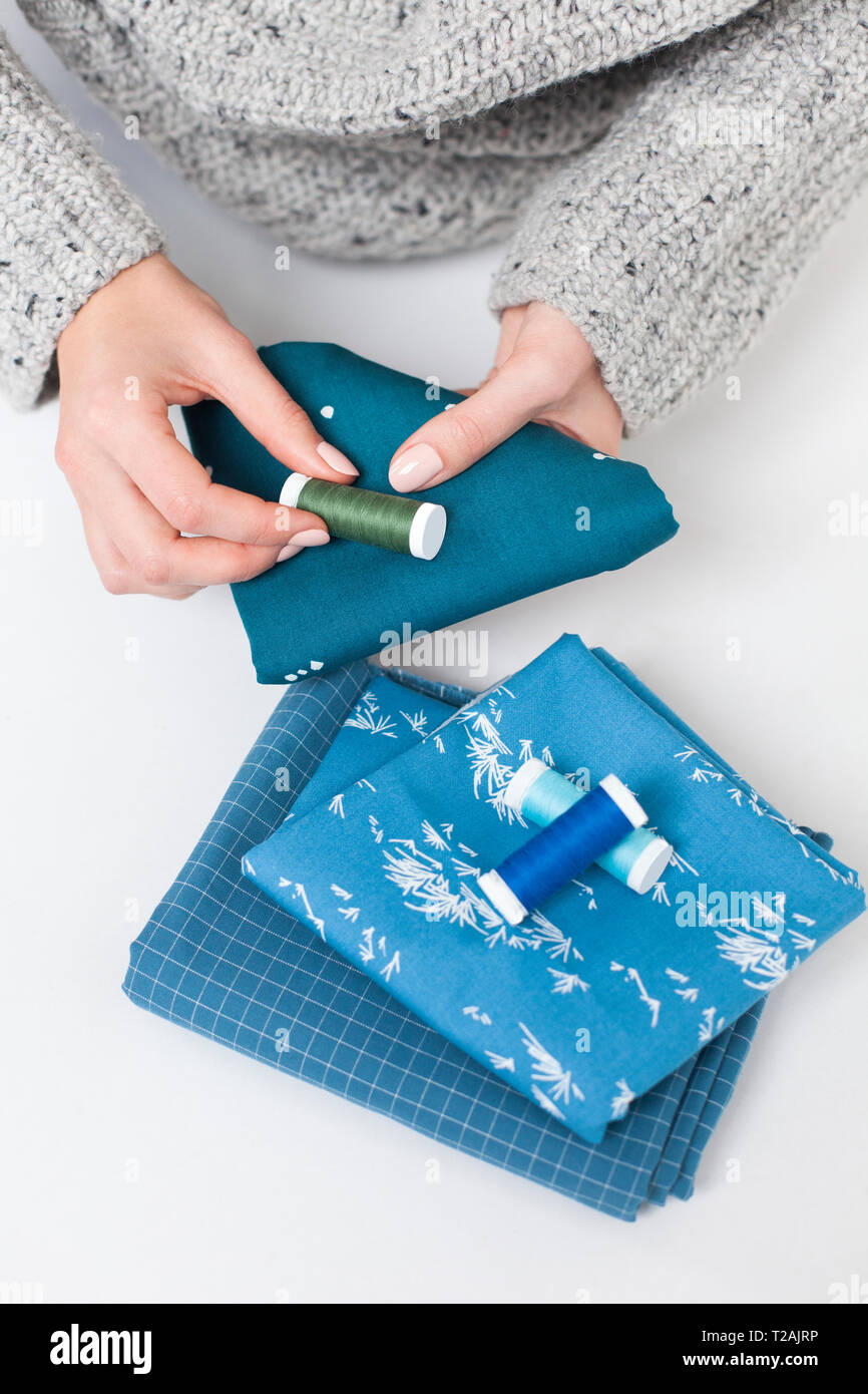 Fabric matching hi-res stock photography and images - Alamy