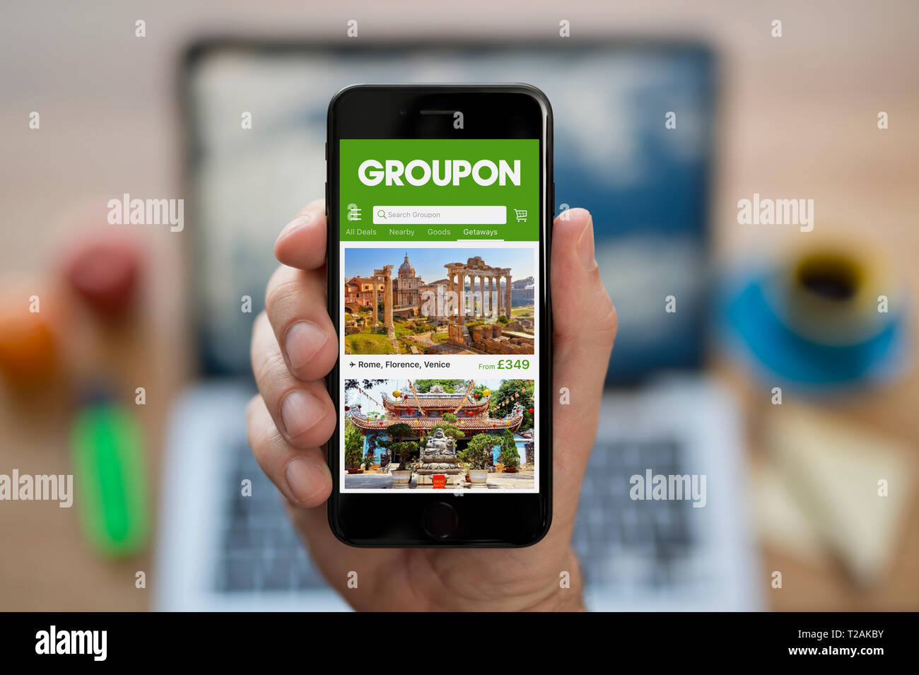 Groupon logo hi-res stock photography and images - Alamy