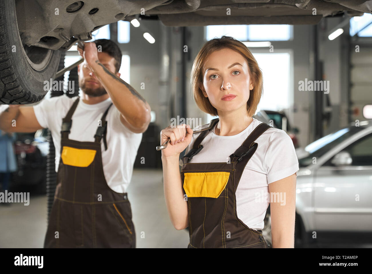Posing mechanics hi-res stock photography and images - Alamy