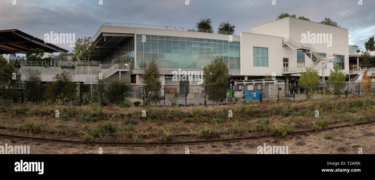 Facebook headquarters in Menlo Park, in the San Francisco Bay Area, in ...