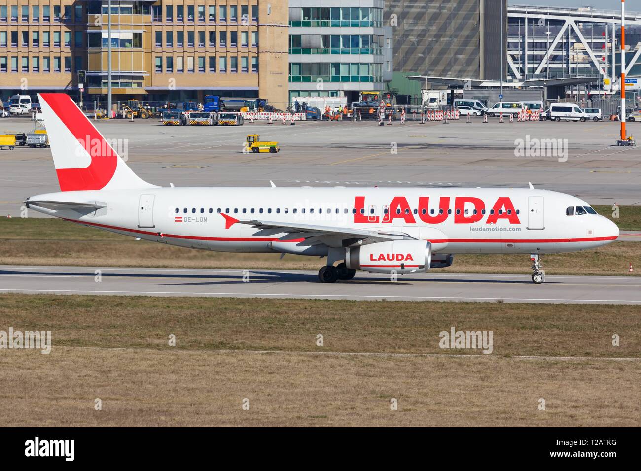 Lauda airbus a320 hi-res stock photography and images - Alamy