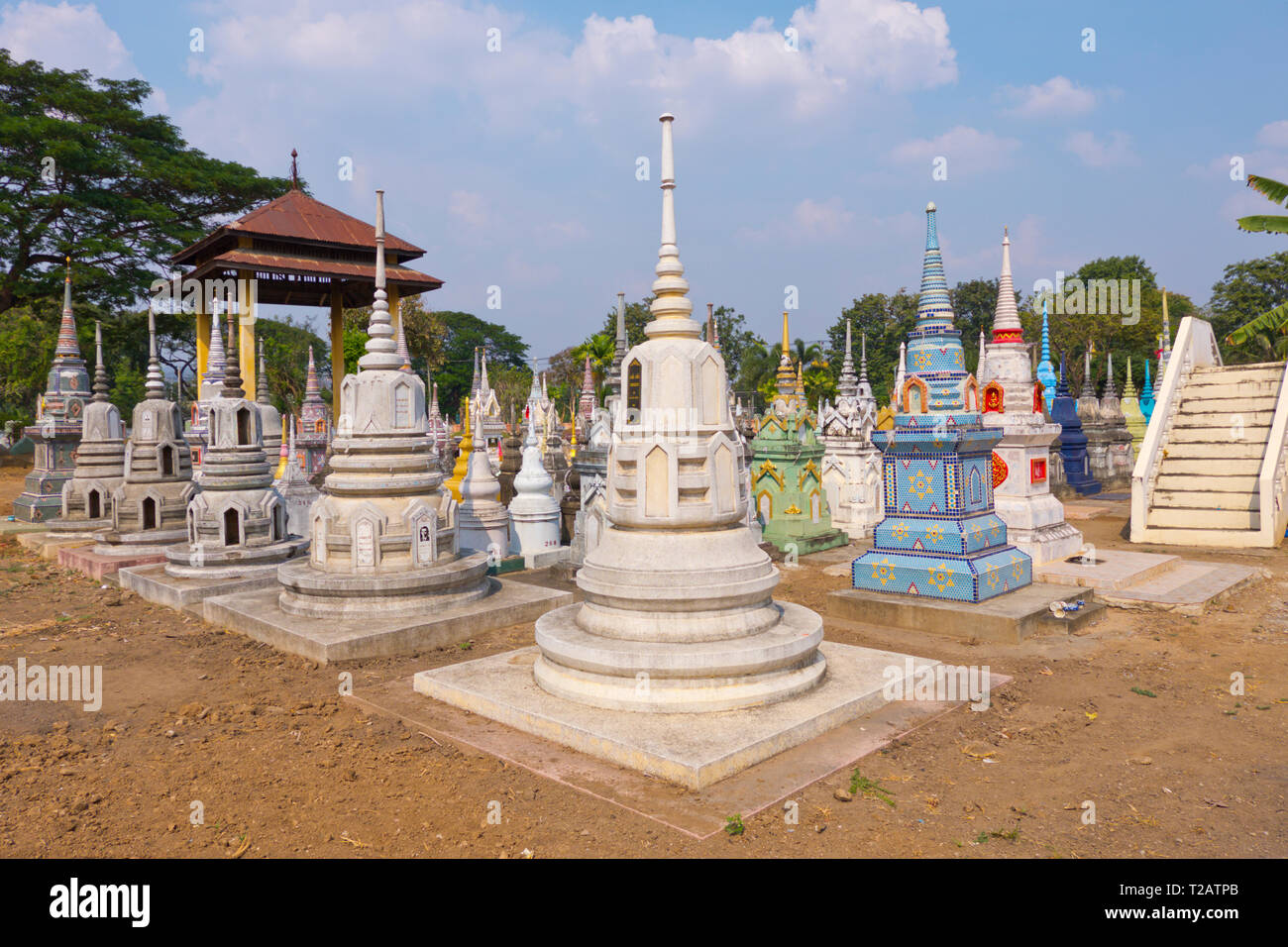 Chinese cemetery hi-res stock photography and images - Alamy