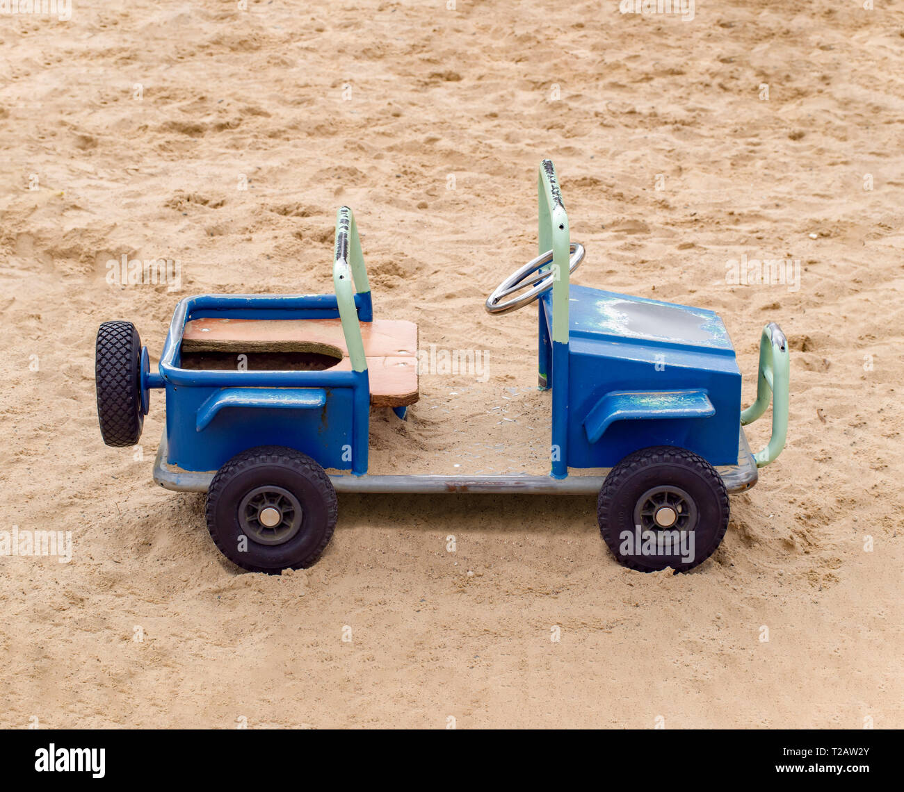 Blue cute jeep on the beach Stock Photo - Alamy