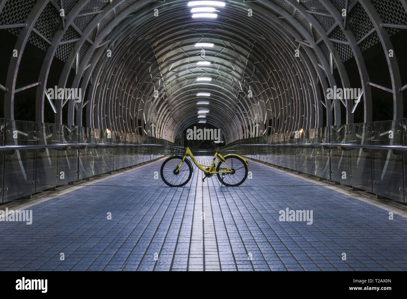 Overline bridge hi-res stock photography and images - Alamy