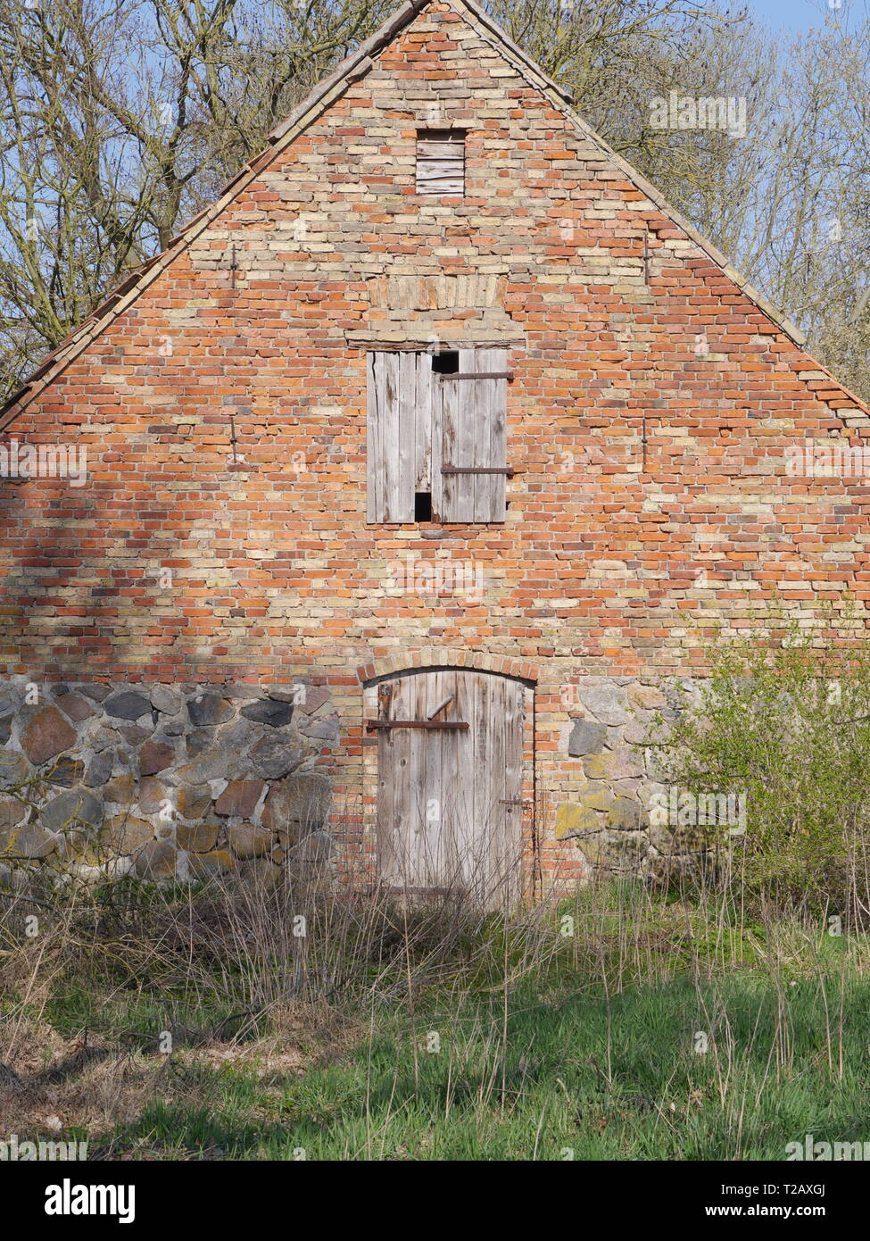 House bricks hi-res stock photography and images - Alamy