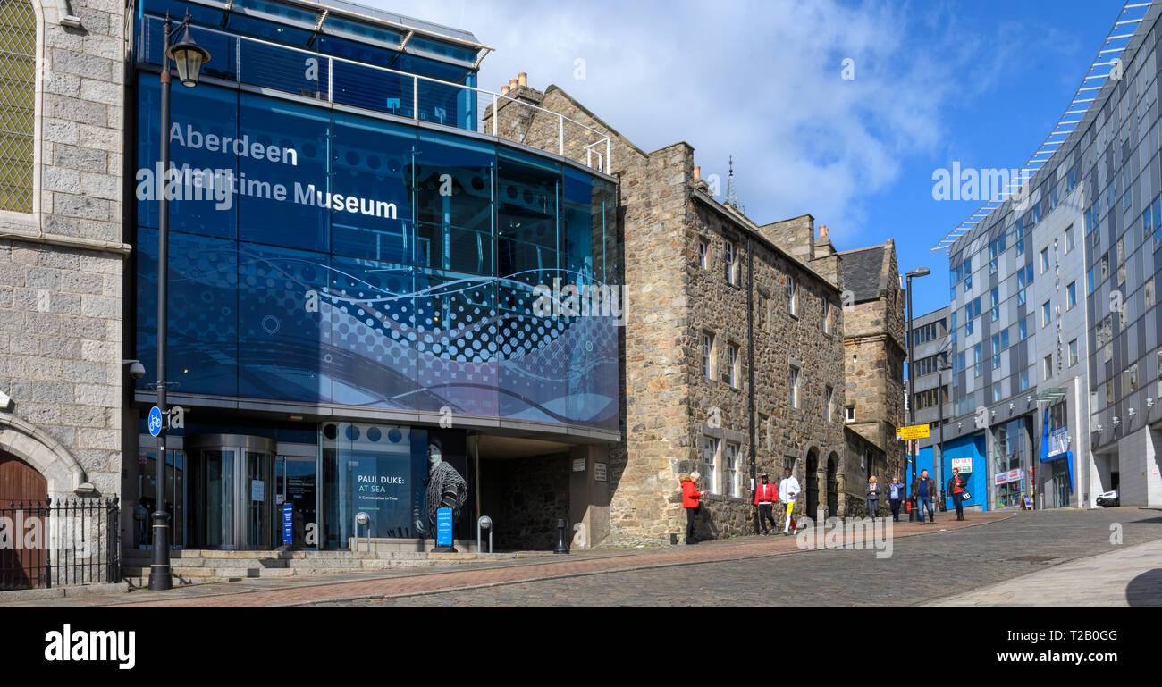 Aberdeen art gallery and museum hi-res stock photography and images - Alamy