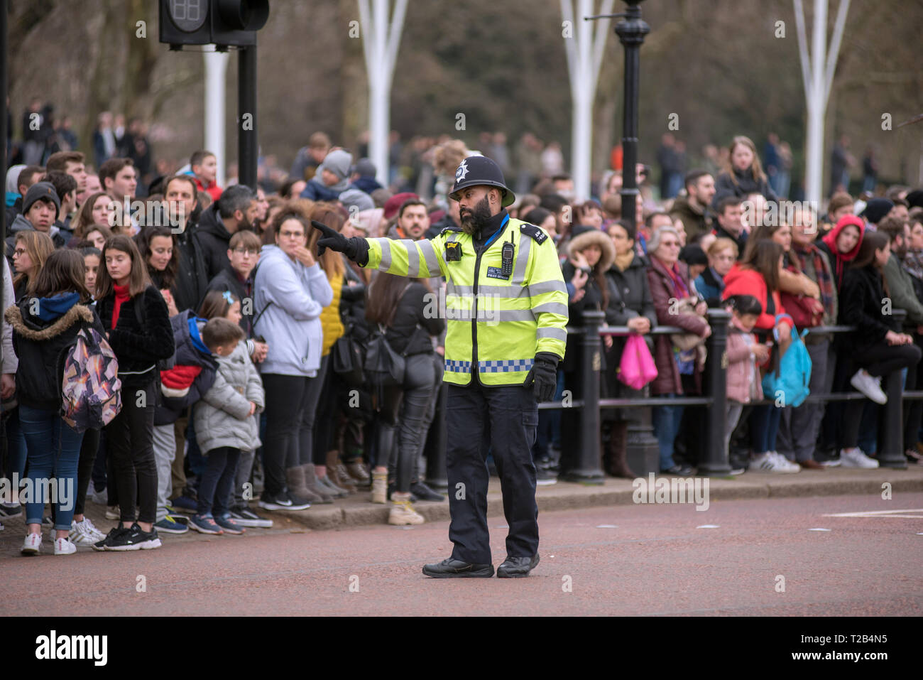 LONDON, UK - MARCH 22, 2019: Metropolitan Police Officer patrolling ...