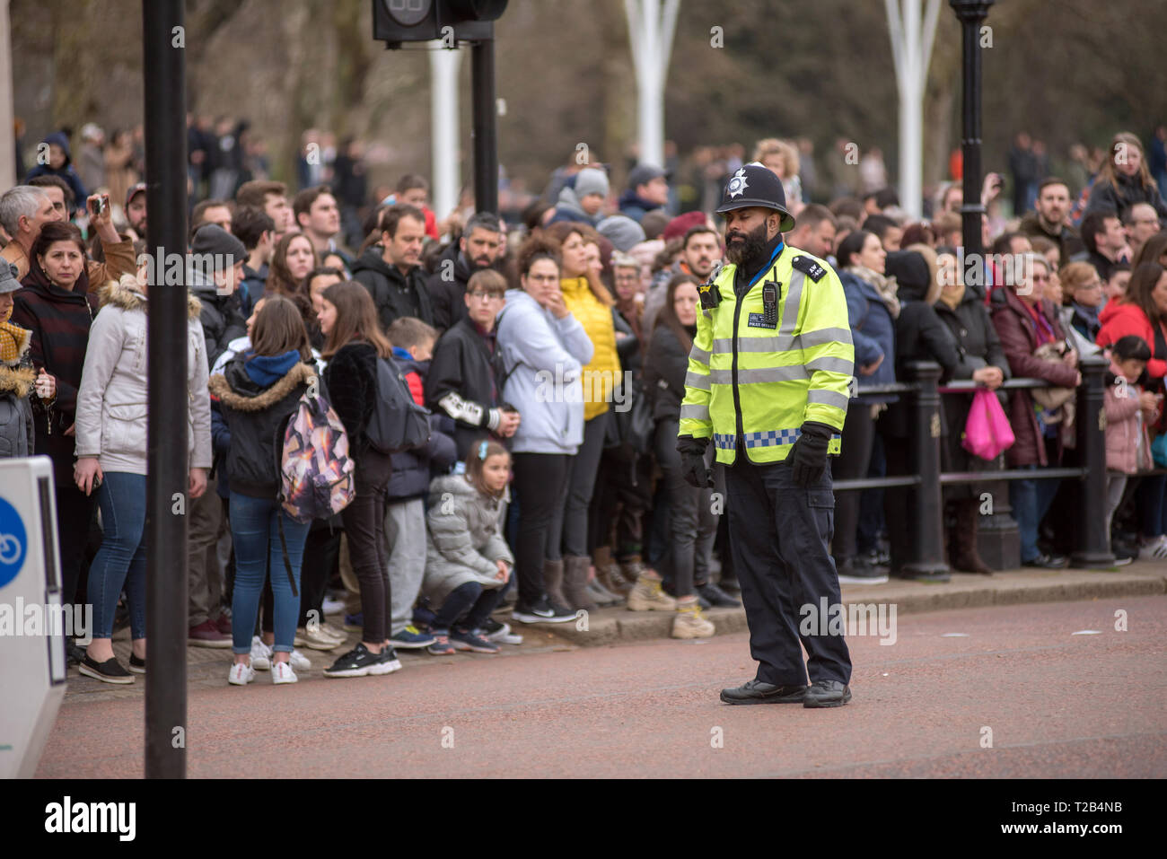 LONDON, UK - MARCH 22, 2019: Metropolitan Police Officer patrolling ...