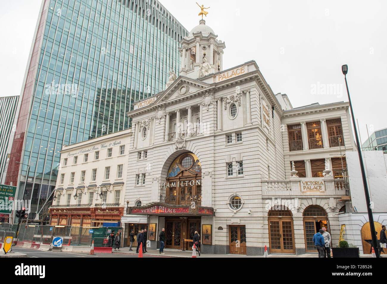 Victoria palace theatre hamilton hi-res stock photography and images - Alamy