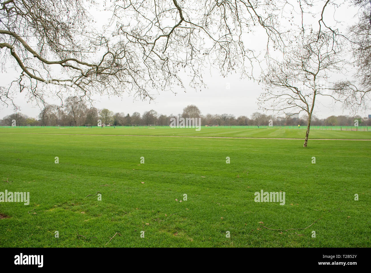 The largest of london parks hi-res stock photography and images - Alamy