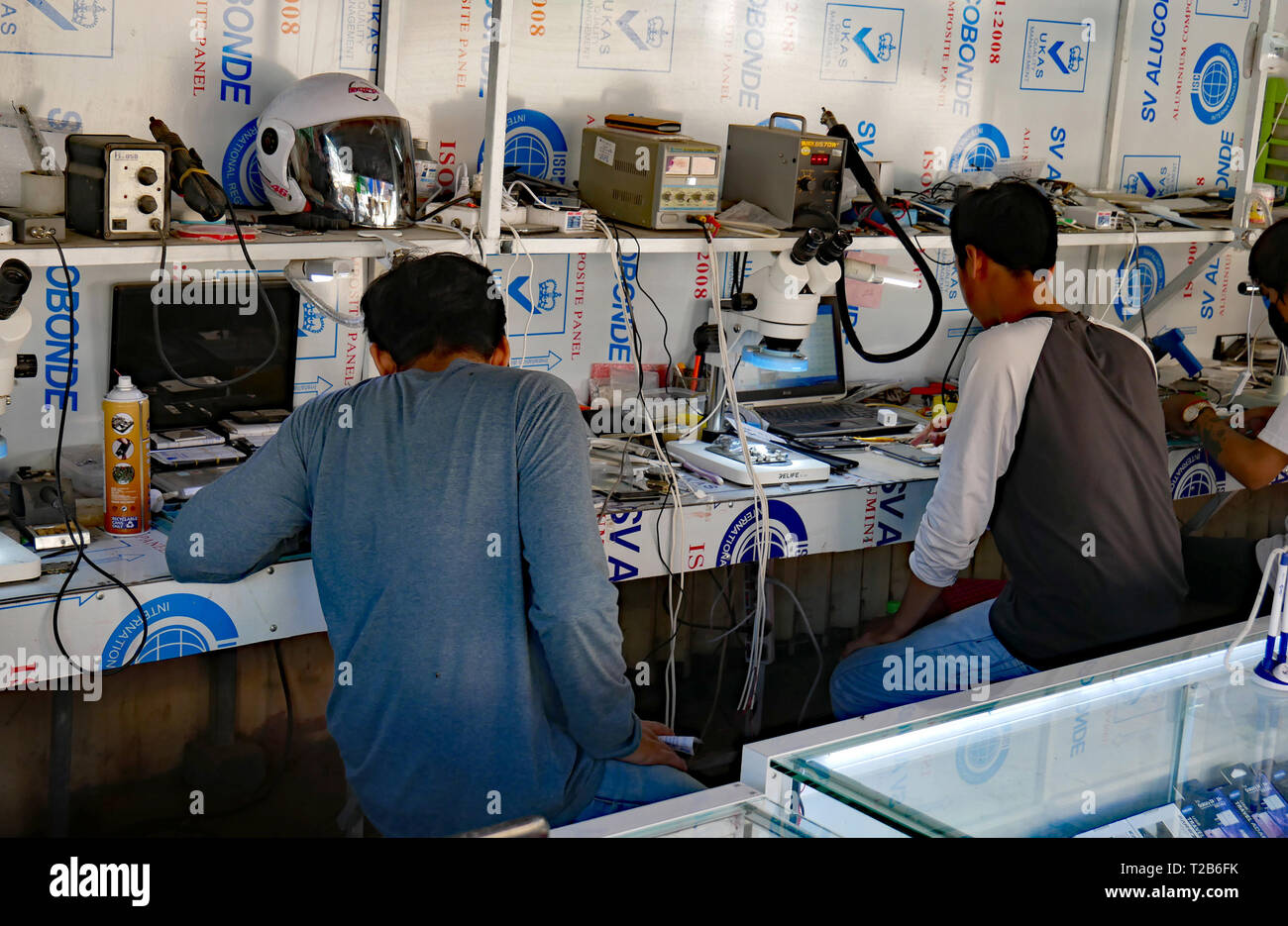 Technicians workbench hi-res stock photography and images - Alamy