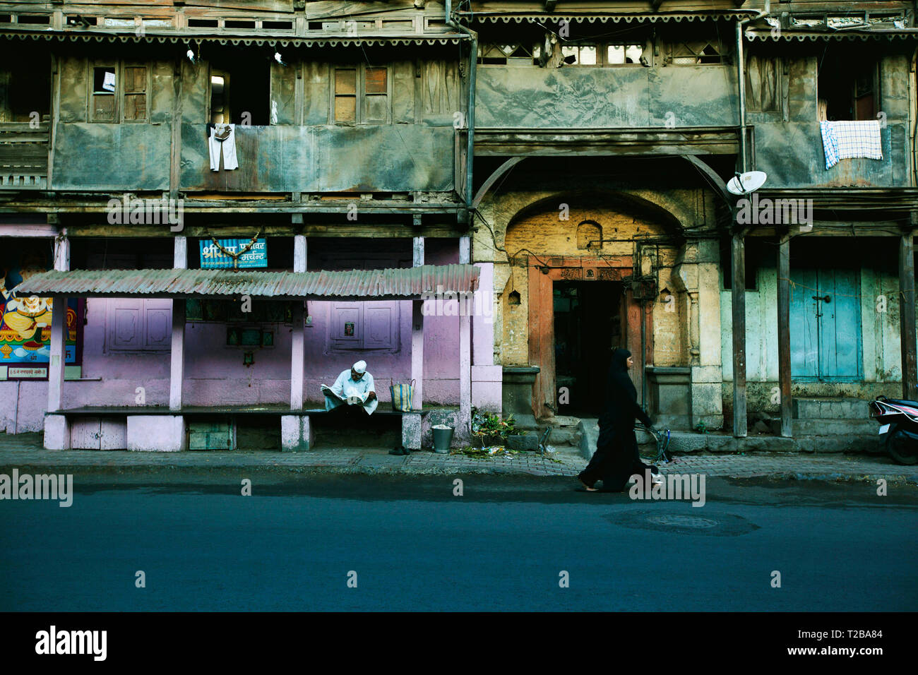 Old newspaper building hi-res stock photography and images - Alamy