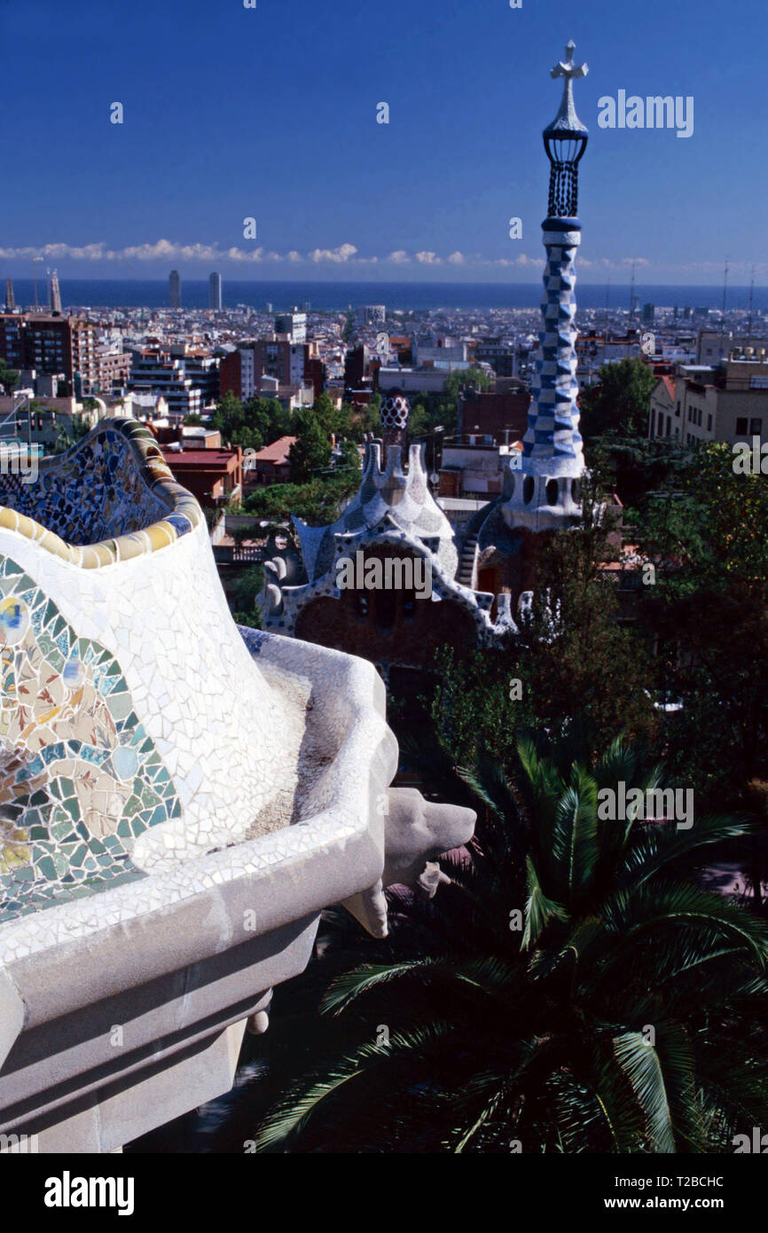 The serpentine bench hi-res stock photography and images - Alamy