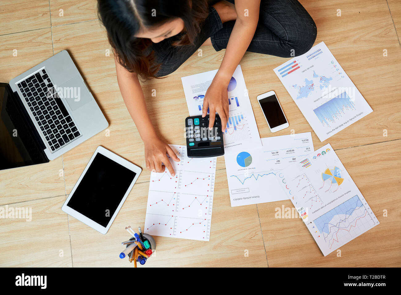 Checking reports hi-res stock photography and images - Alamy