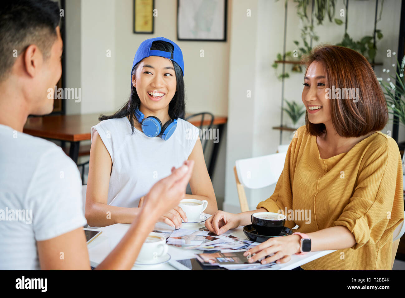 Meeting of old friends Stock Photo - Alamy