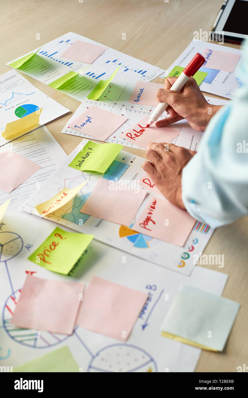 Busy hands hi-res stock photography and images - Alamy