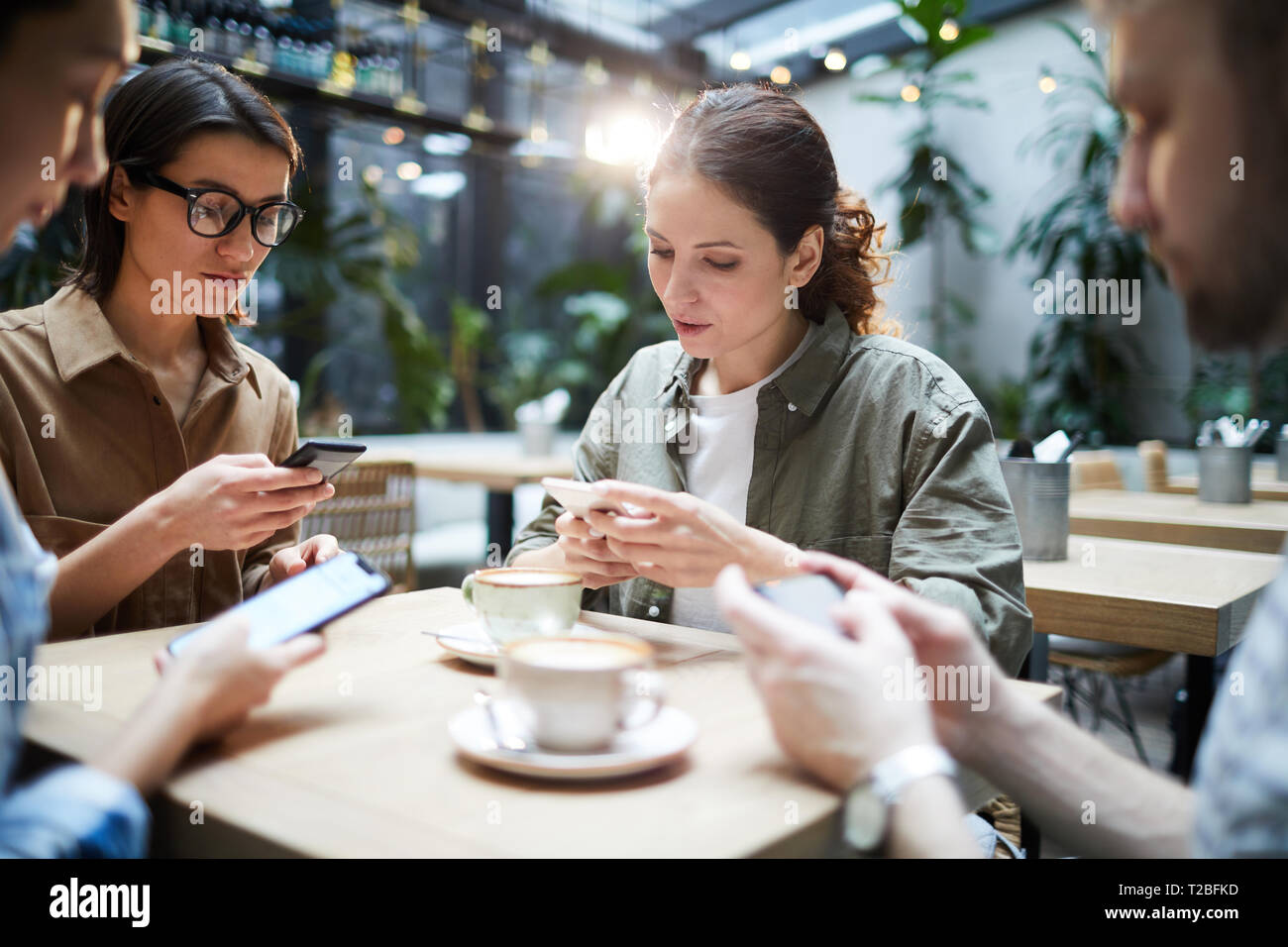People problem solving teamwork hi-res stock photography and images - Alamy