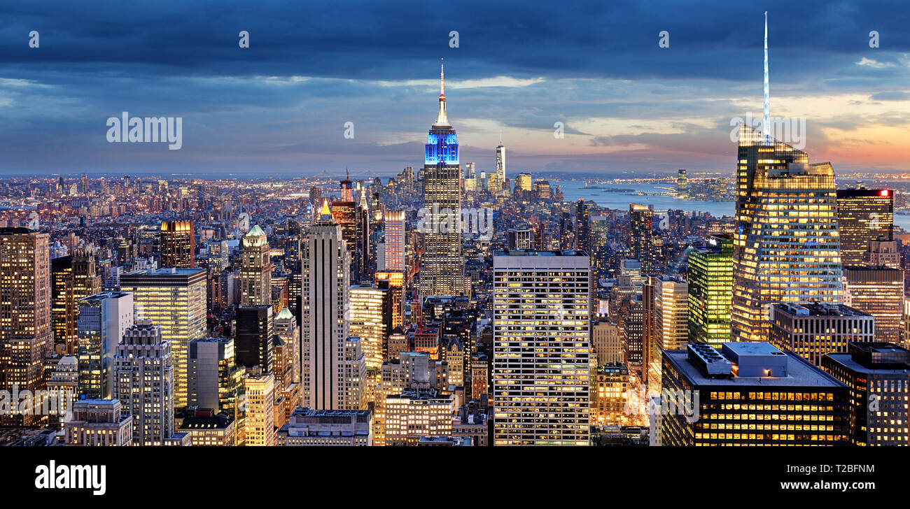 Skyline new york dawn hi-res stock photography and images - Alamy