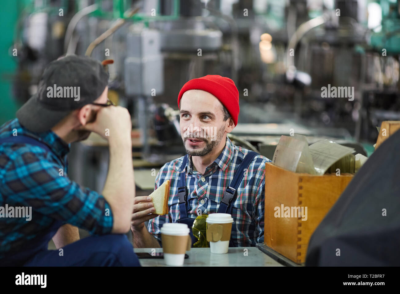 Man eating sandwich work hi-res stock photography and images - Alamy