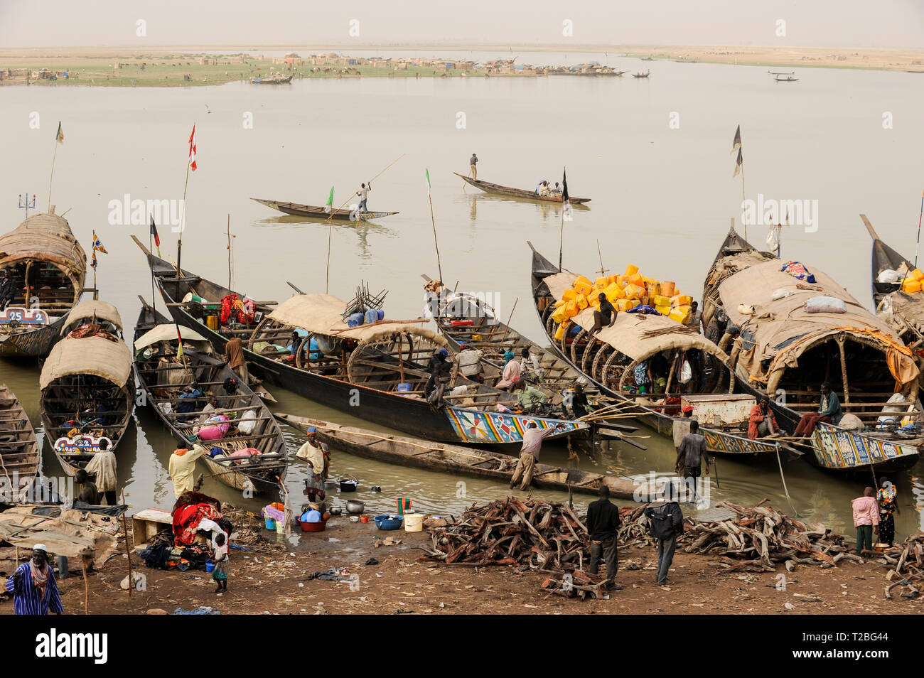 Harbour mopti mali west africa hi-res stock photography and images - Alamy