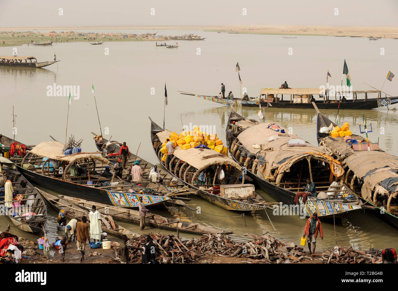 Harbour mopti mali west africa hi-res stock photography and images - Alamy