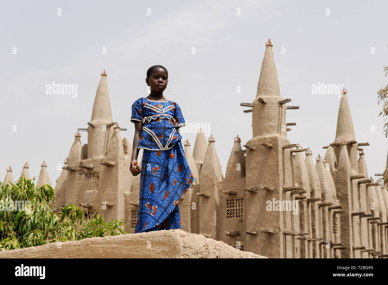 MALI, Mopti, mosque built from clay Stock Photo - Alamy