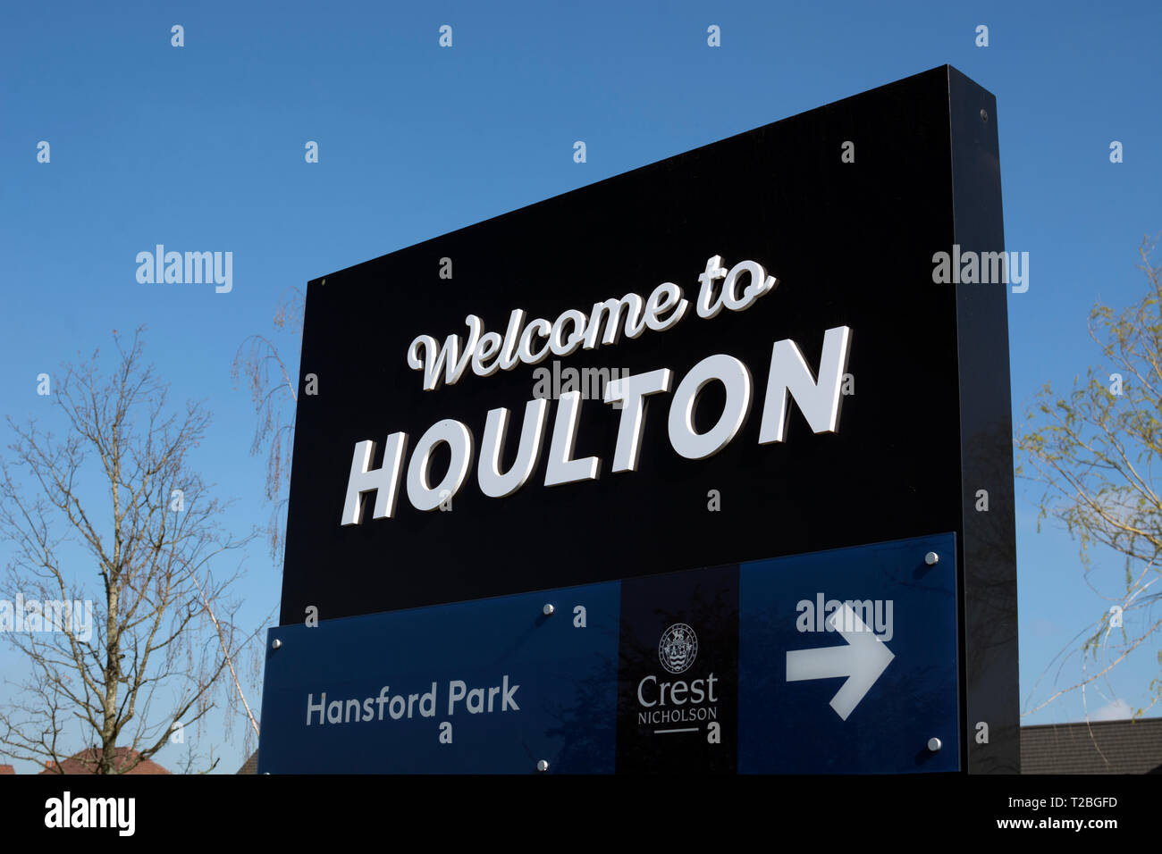 Welcome to Houlton sign, Houlton, Rugby, Warwickshire, UK Stock Photo ...