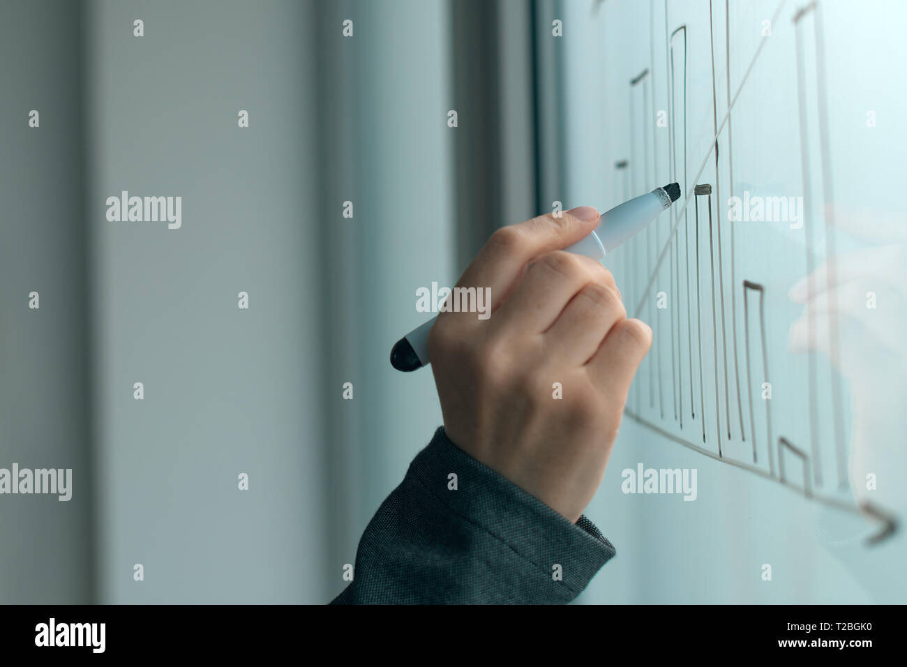 Presentation drawing hi-res stock photography and images - Alamy