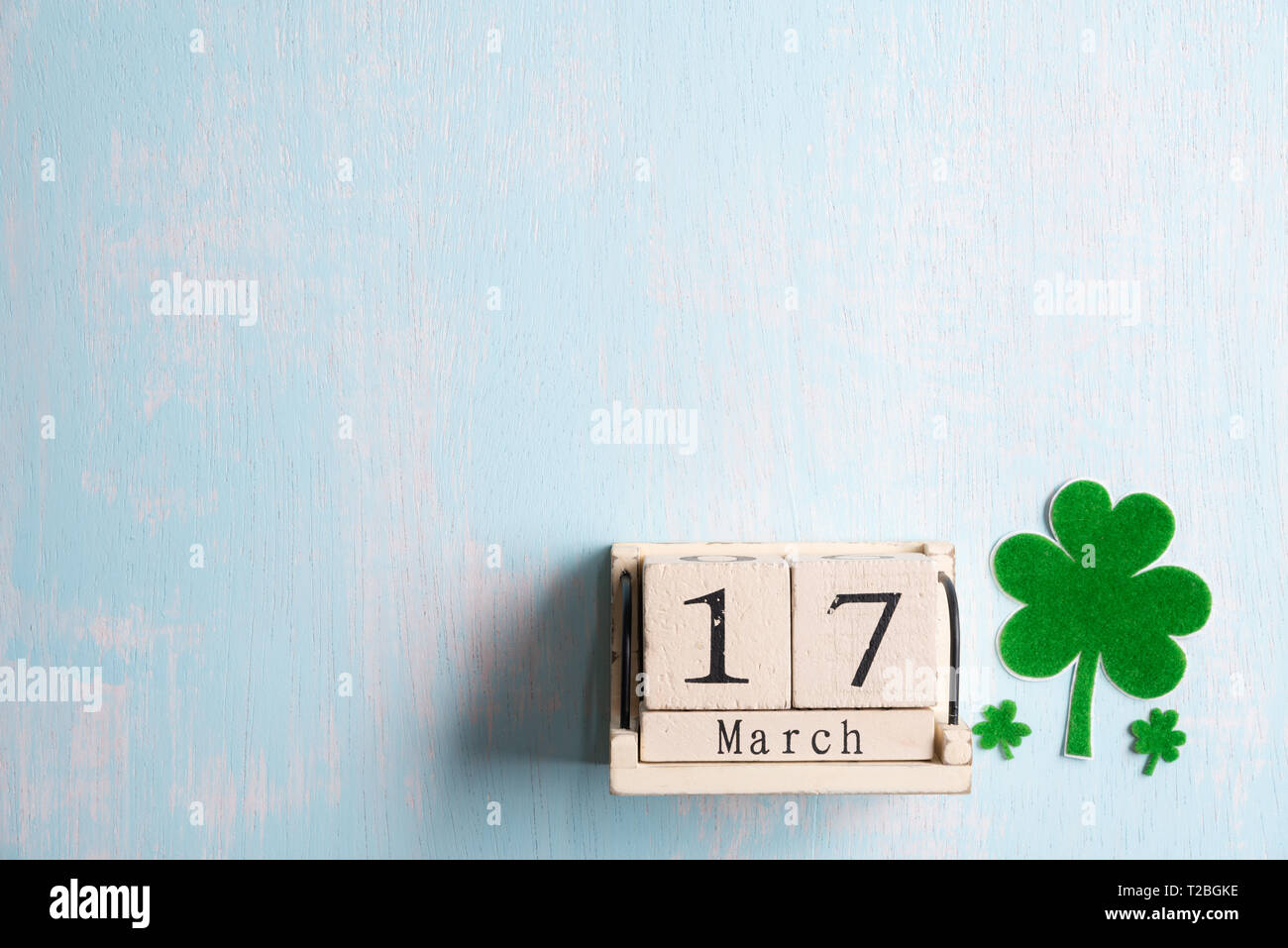 Block calendar for St Patrick's Day, March 17, with green clover leaf ...