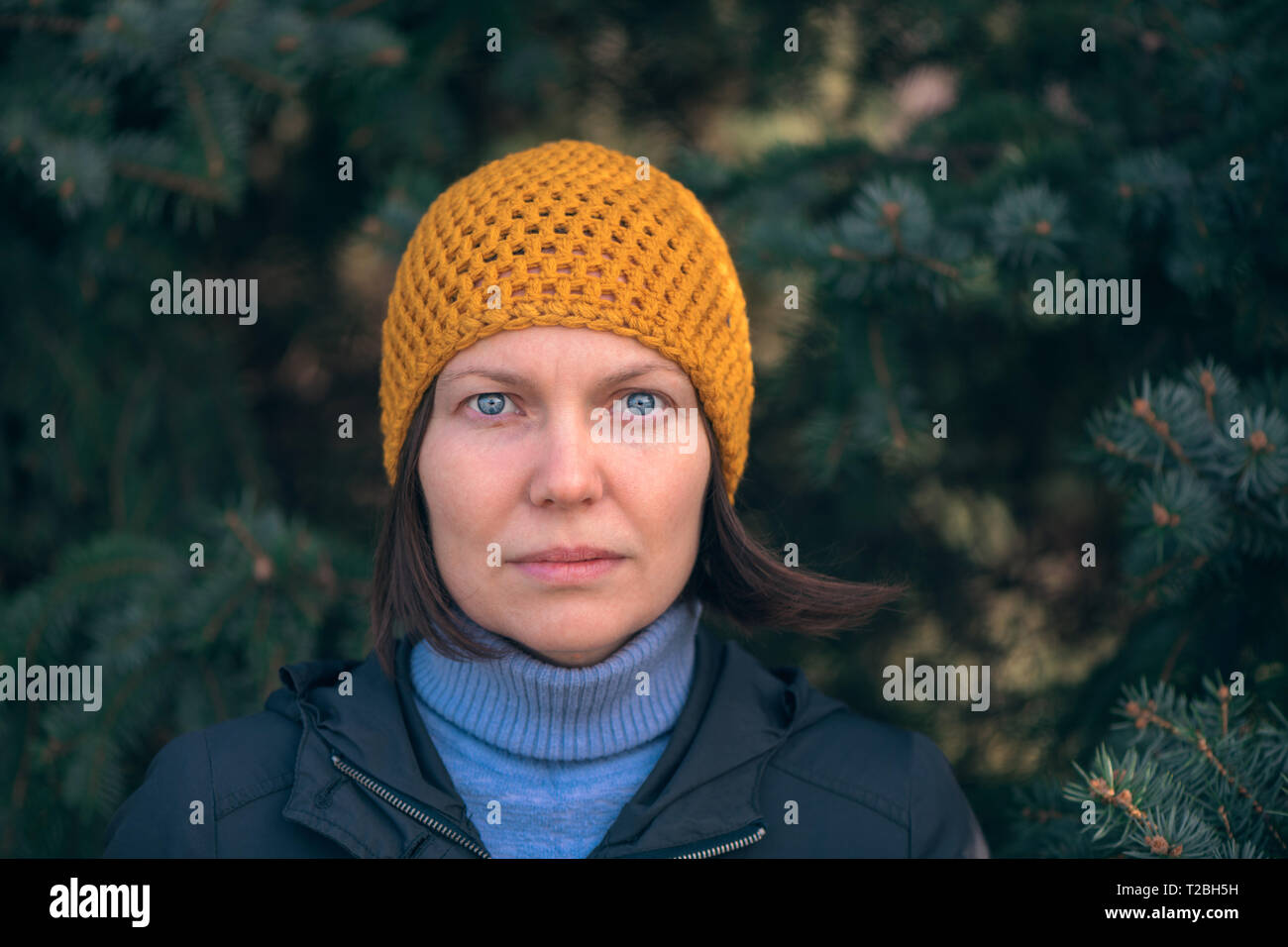 Headshot woman 40s hi-res stock photography and images - Alamy