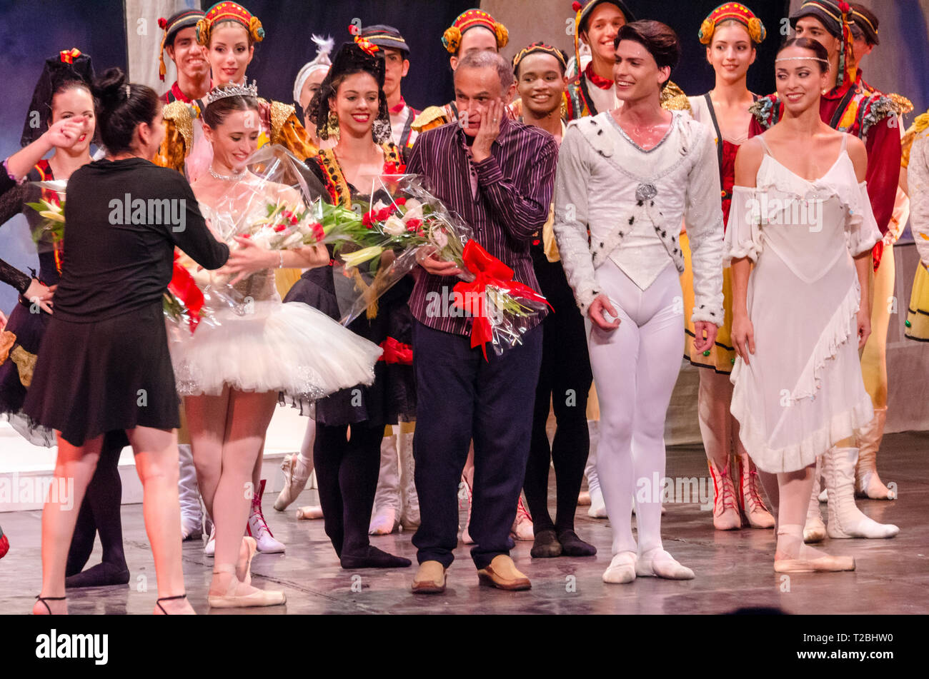 Cuban dance show ballet hi-res stock photography and images - Alamy