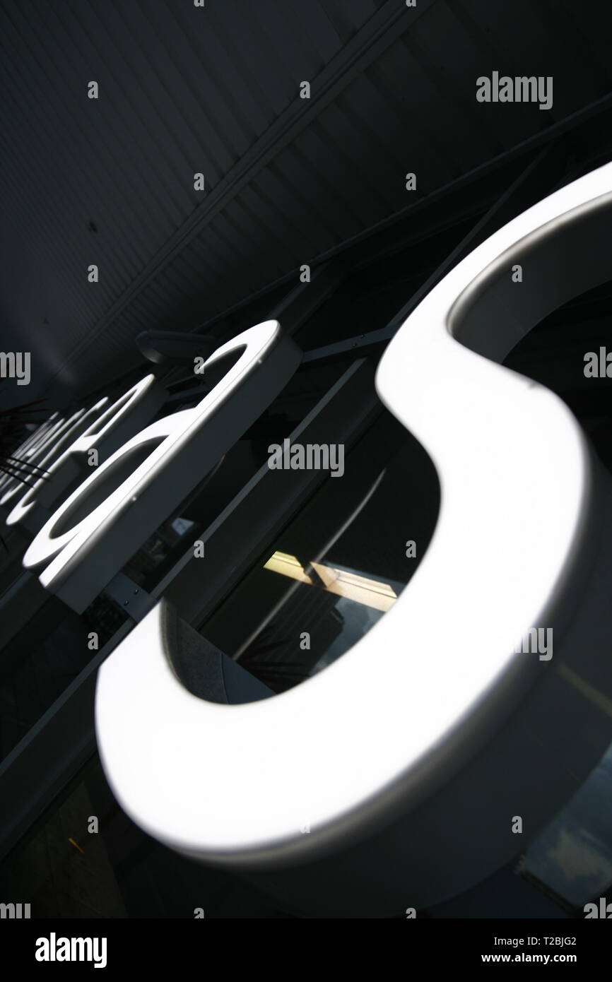 Signage backdrop hi-res stock photography and images - Alamy