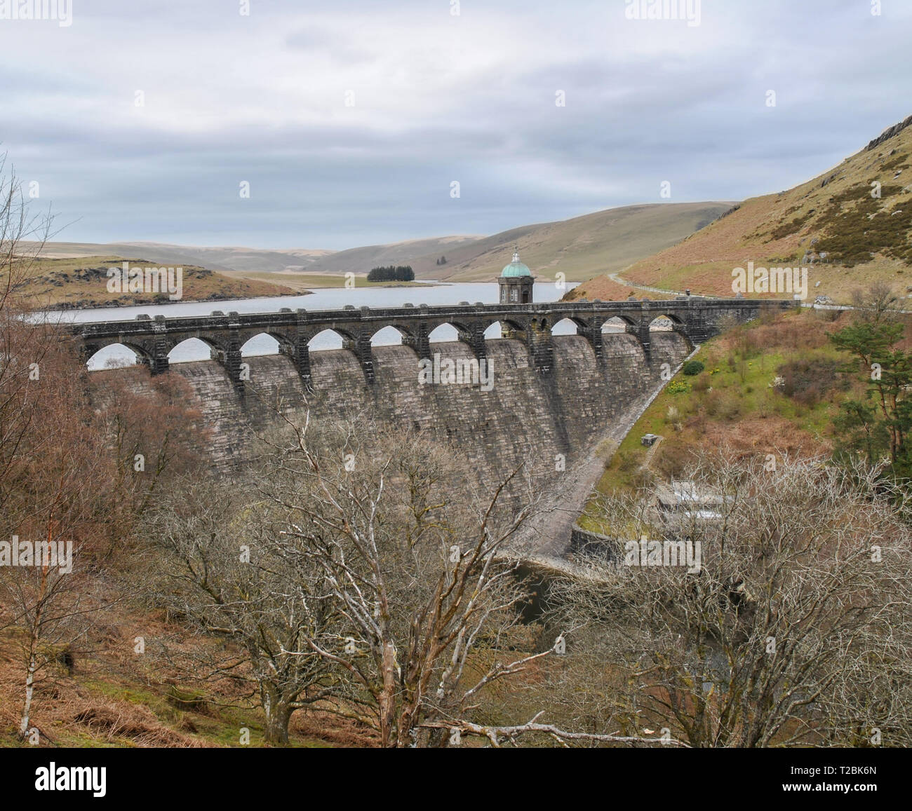 A photograph of a dam in the Elan Valley in Wales Stock Photo - Alamy