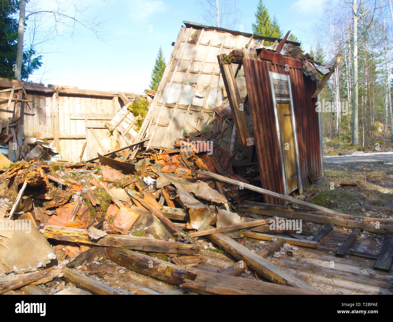 Old collapsed wooden house Stock Photo - Alamy