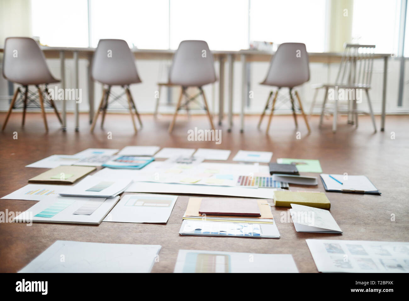 Papers Scattered Stock Photos & Papers Scattered Stock Images - Alamy