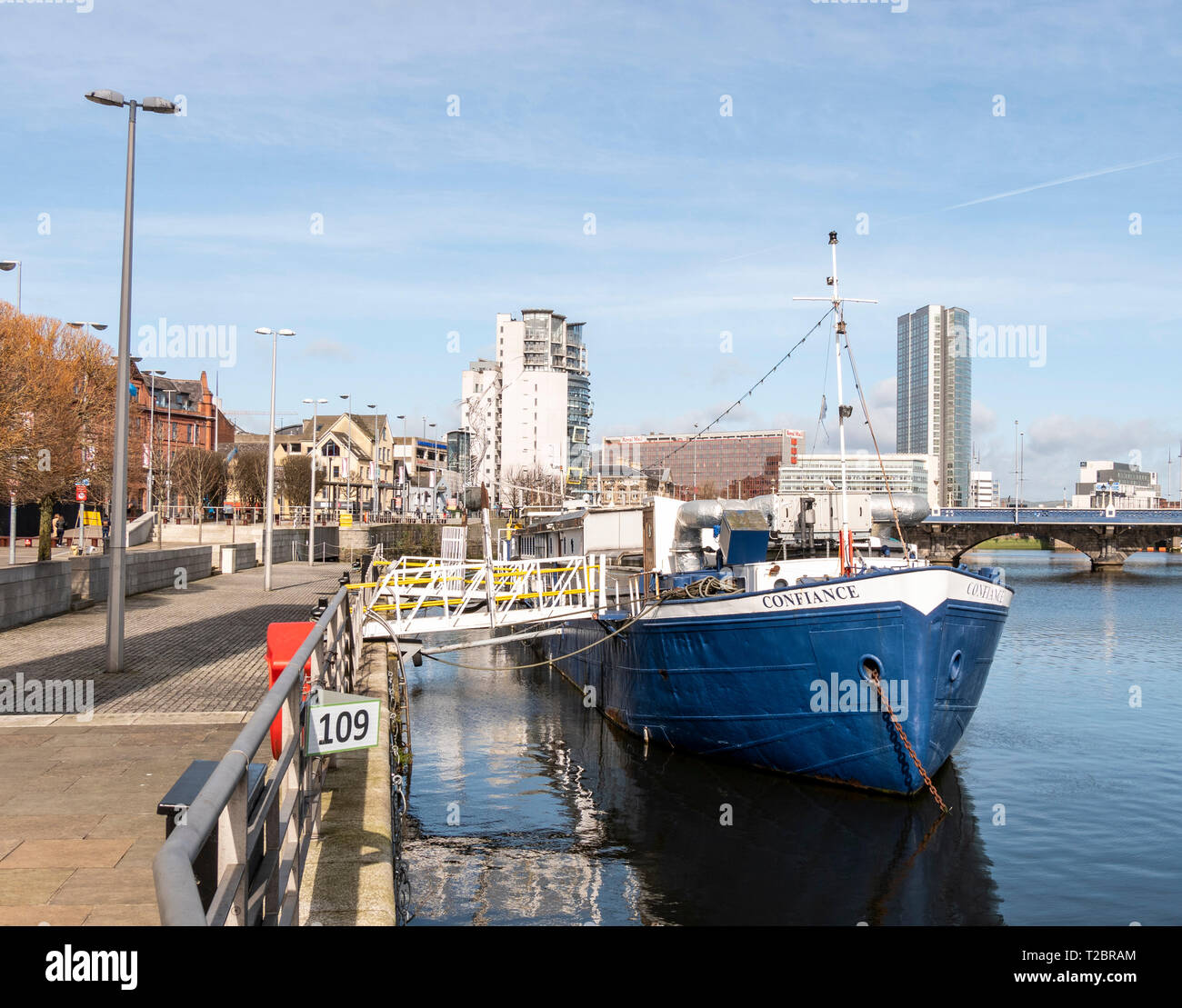 The belfast barge hi-res stock photography and images - Alamy