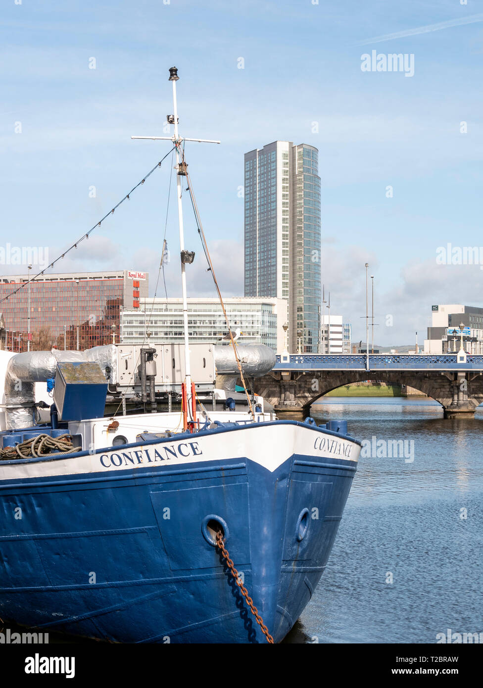The belfast barge hi-res stock photography and images - Alamy