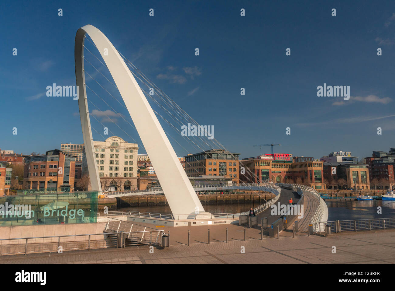 Millenium Bridge, Newcastle/Gateshead Stock Photo - Alamy