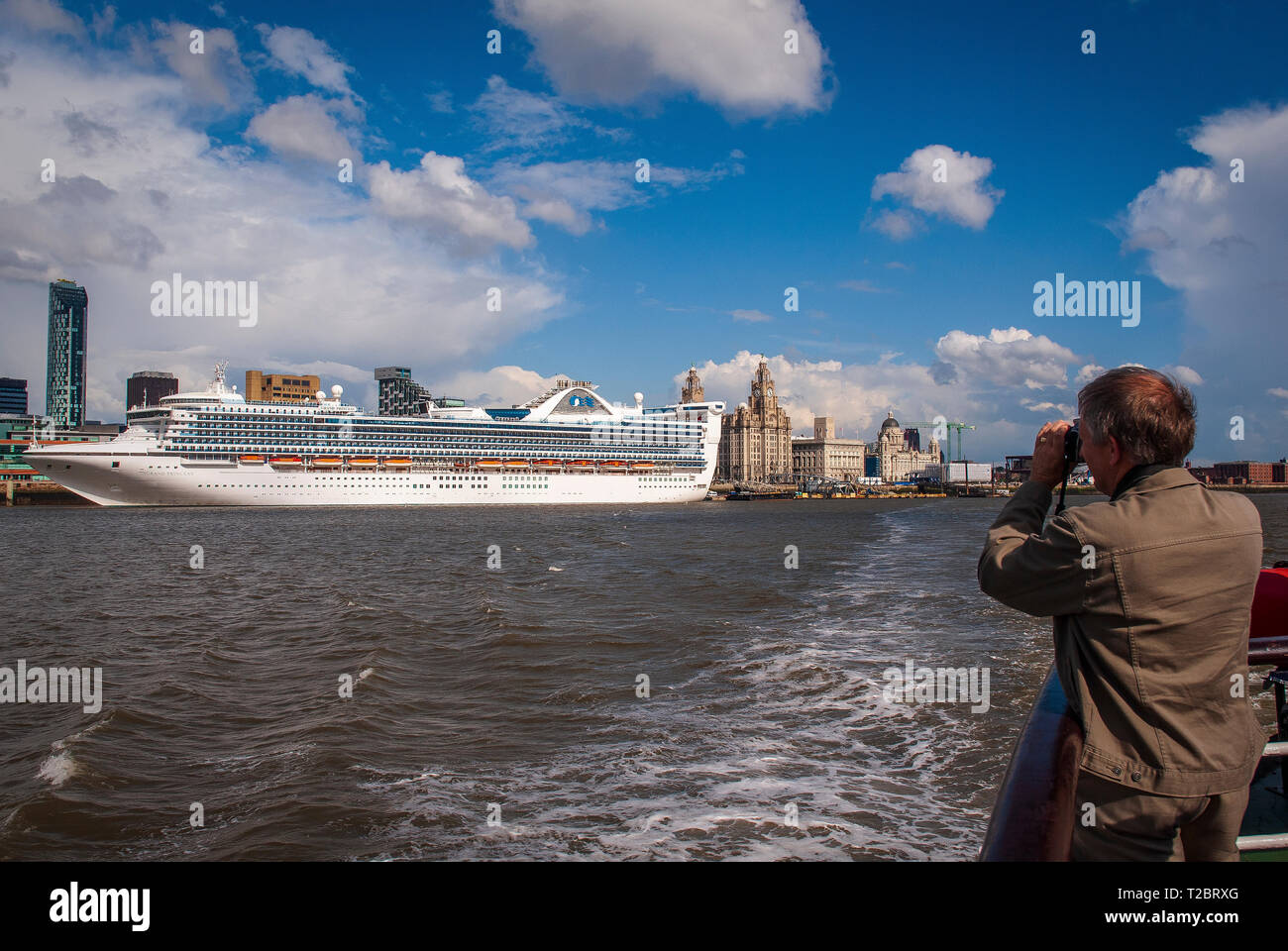 Princess cruise building hi-res stock photography and images - Alamy