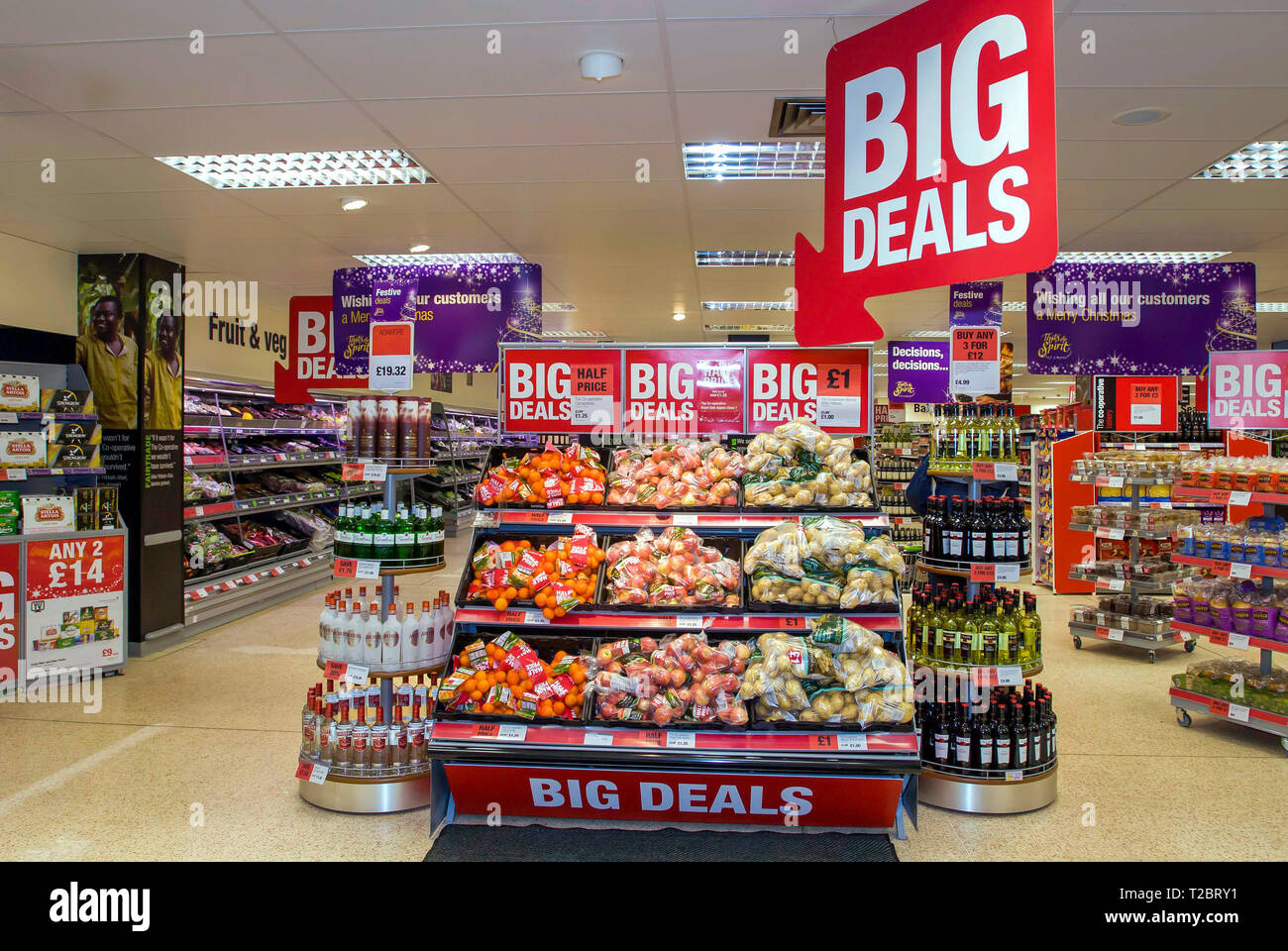 Modern food shop interior Stock Photo - Alamy