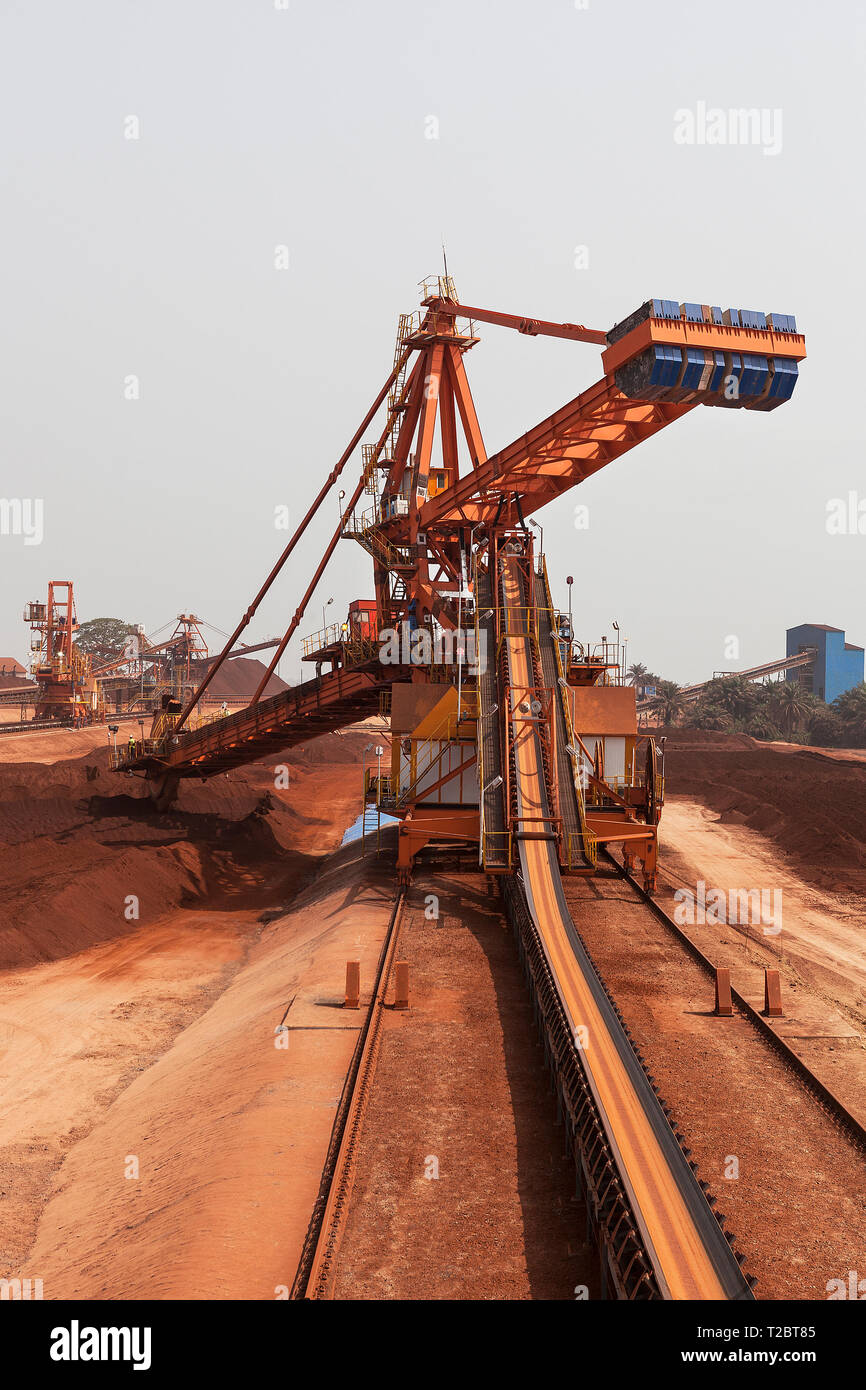 Stockpile conveyor hi-res stock photography and images - Alamy