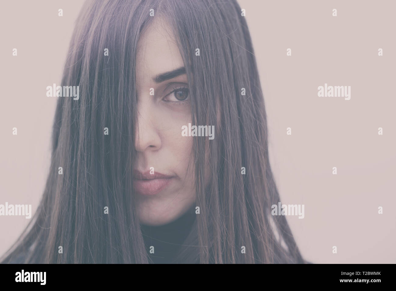 Woman looking sad and 30s hi-res stock photography and images - Alamy