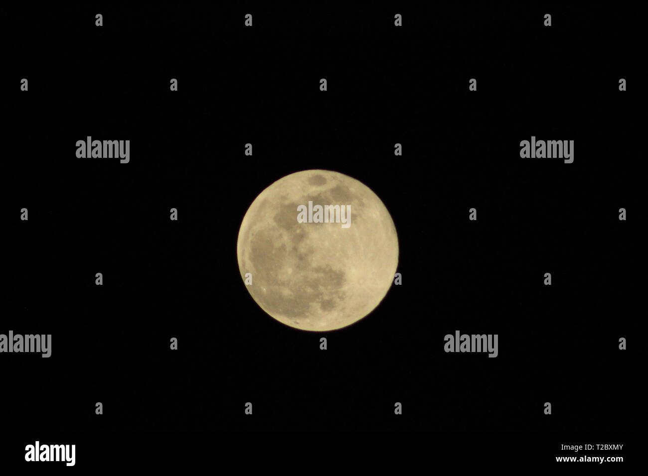 Nuova luna hi-res stock photography and images - Alamy