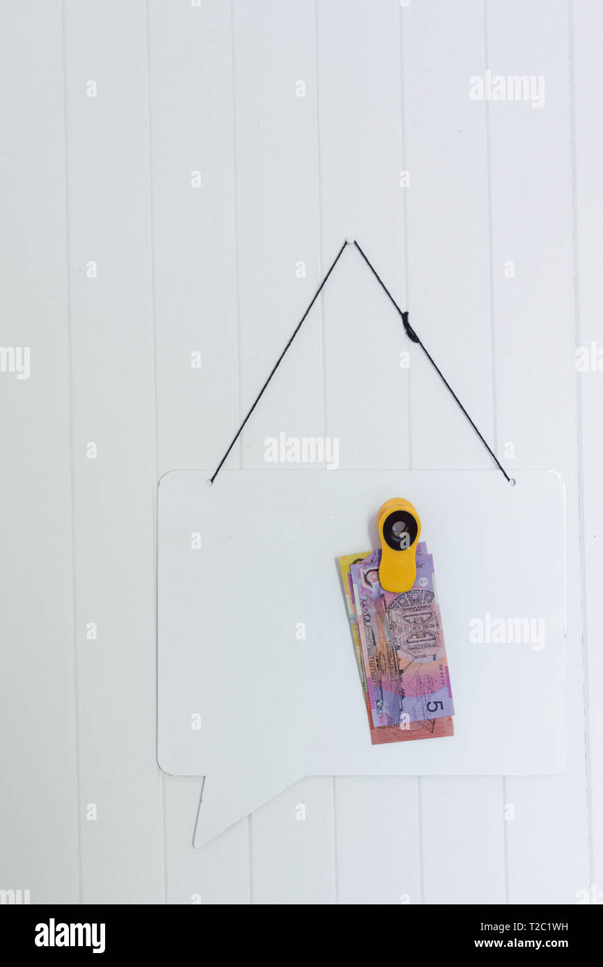 message board with money Stock Photo - Alamy